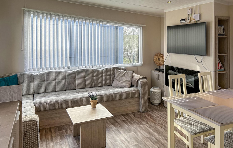 2 Bedroom Stunning Home In Scherpenisse - Zeeland