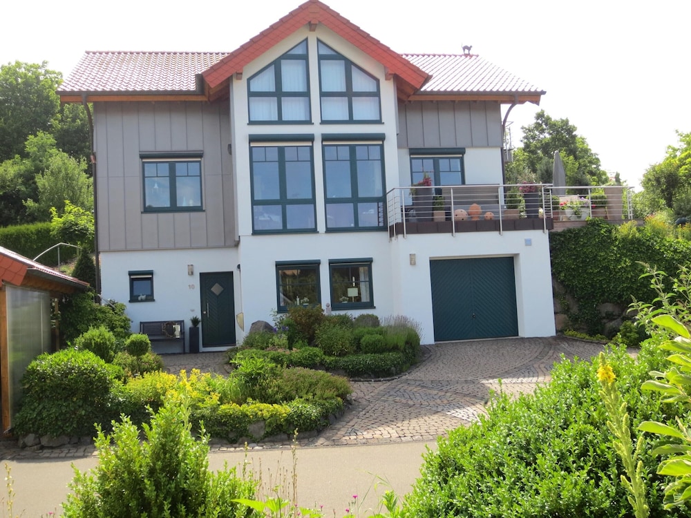 Apartment In Vulkaneifel With Idyllic Garden - Daun