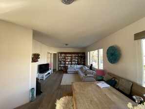 Apartamento | 3 quartos, com mobília individualizada, roupa de cama fornecida 