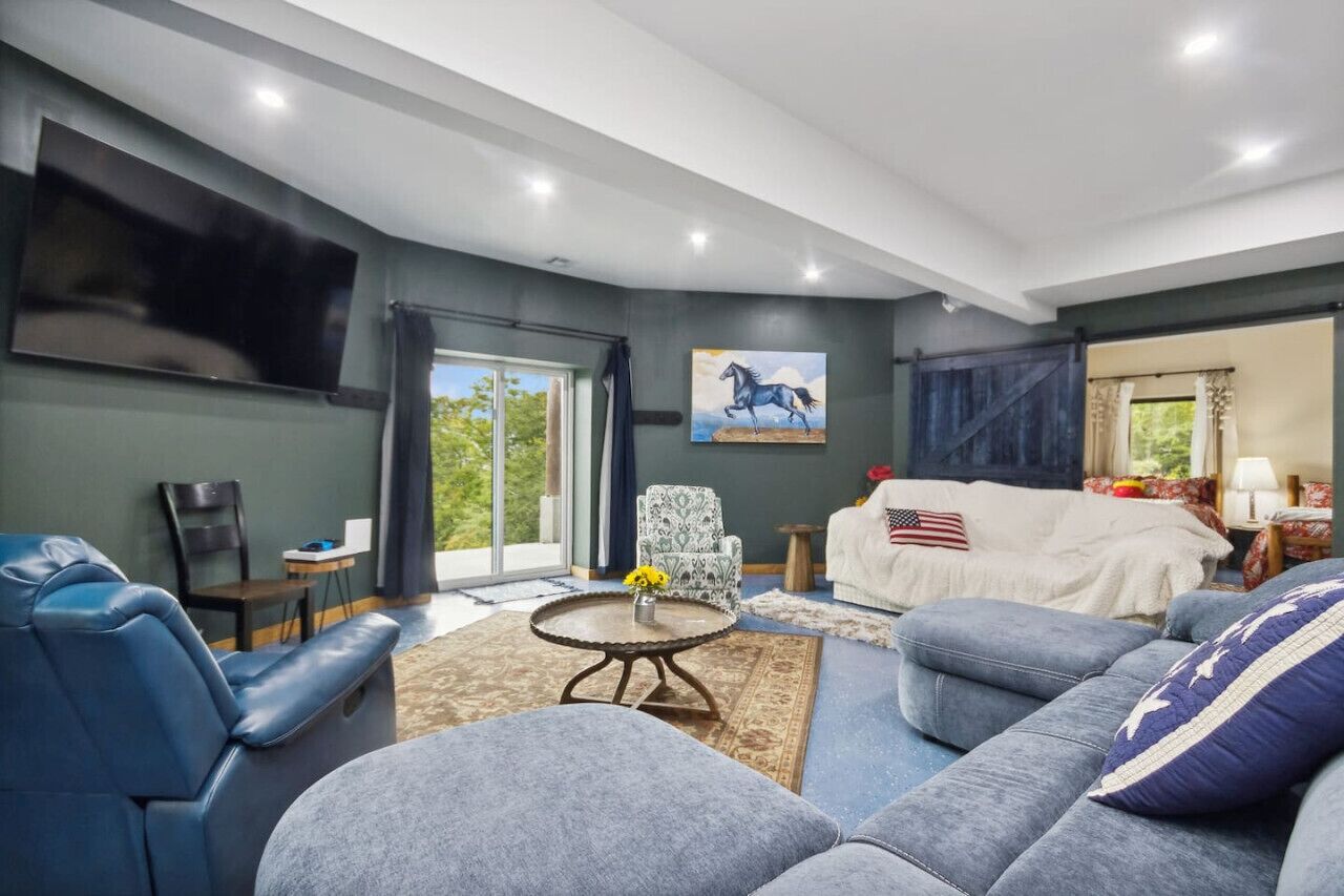 2025 Log Home- Ski Chalet W/ Luxury Amenities. Direct Views Of Hunter Slopes - Hunter, NY