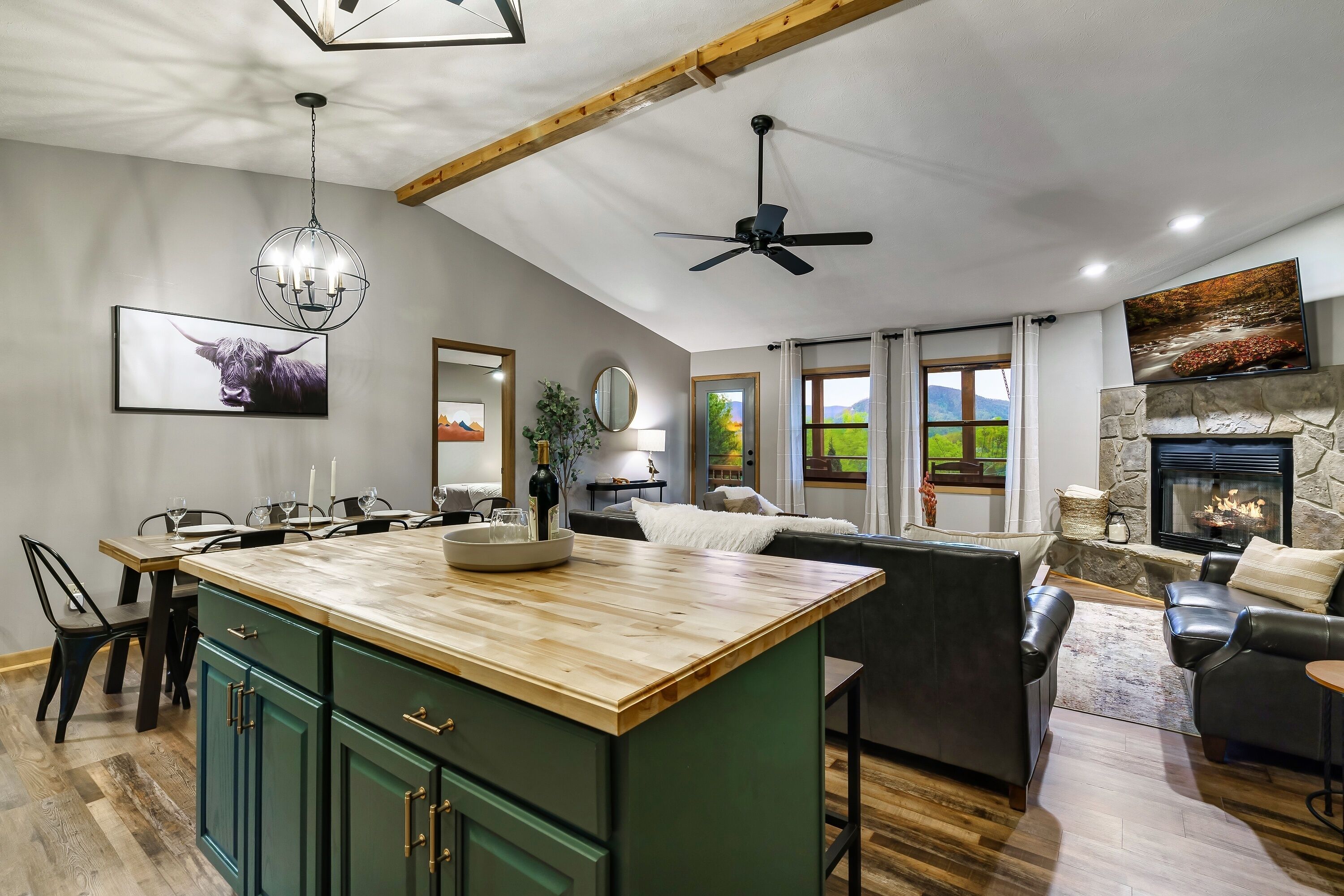 Gorgeous Mtn Views W/hottub, Arcades, Game Room, *New* 30min To Dollywood! - Wears Valley, TN