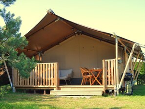Tenda | Exterior