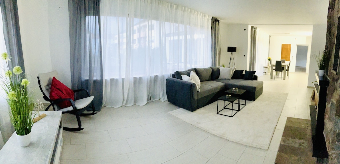 Tla /Tlf Geräumiges Voll Ausgestattetes Apartment - Kaiserslautern