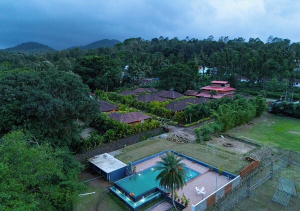 Clover Holiday Village Coorg Resort By Voye Homes - Coorg (Kodagu)