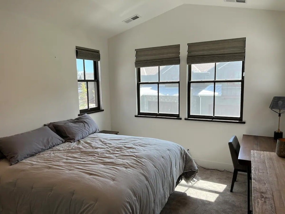 Snowcreek Resort Vacation Rental #1431 - June Lake, CA