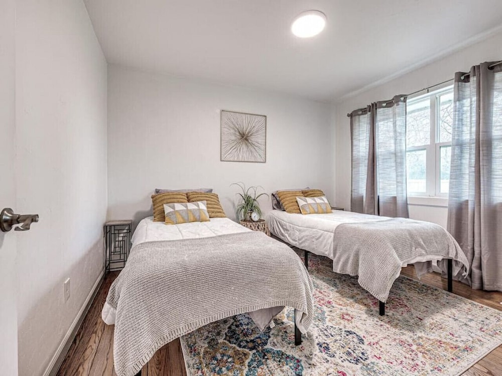Charming 3b1.5b Updated House - Edmond, OK