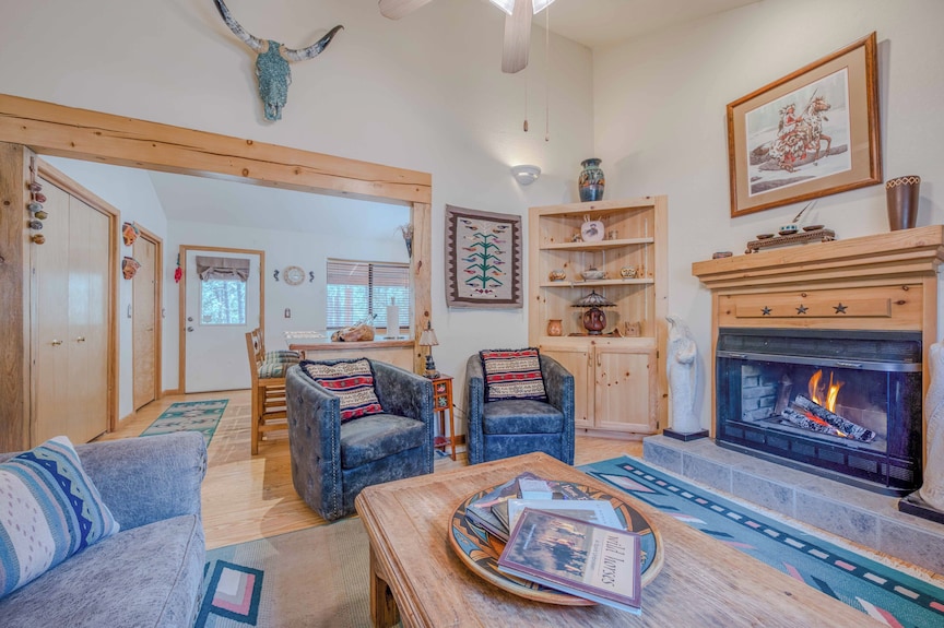 Apache Ridge - Serene Upper Canyon, Great Views, Private Hot Tub - ニューメキシコ州