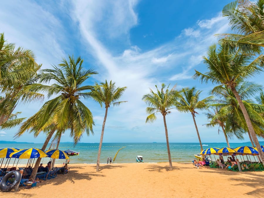 Na praia, serviço de traslado de/para a praia, espreguiçadeiras