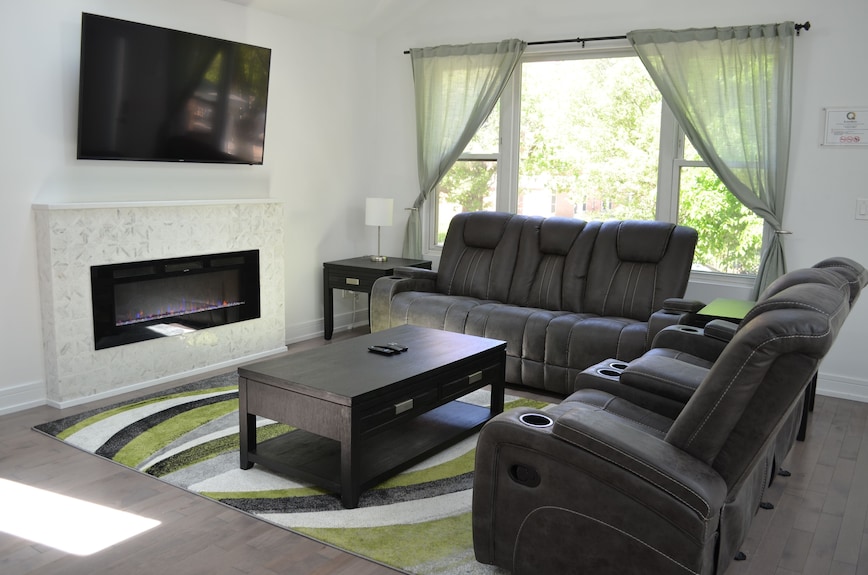 Spacious Downtown Chicago Condo With Spa Bath, King Bed, Patio, 3 Blocks To L - McKinley Park - Chicago