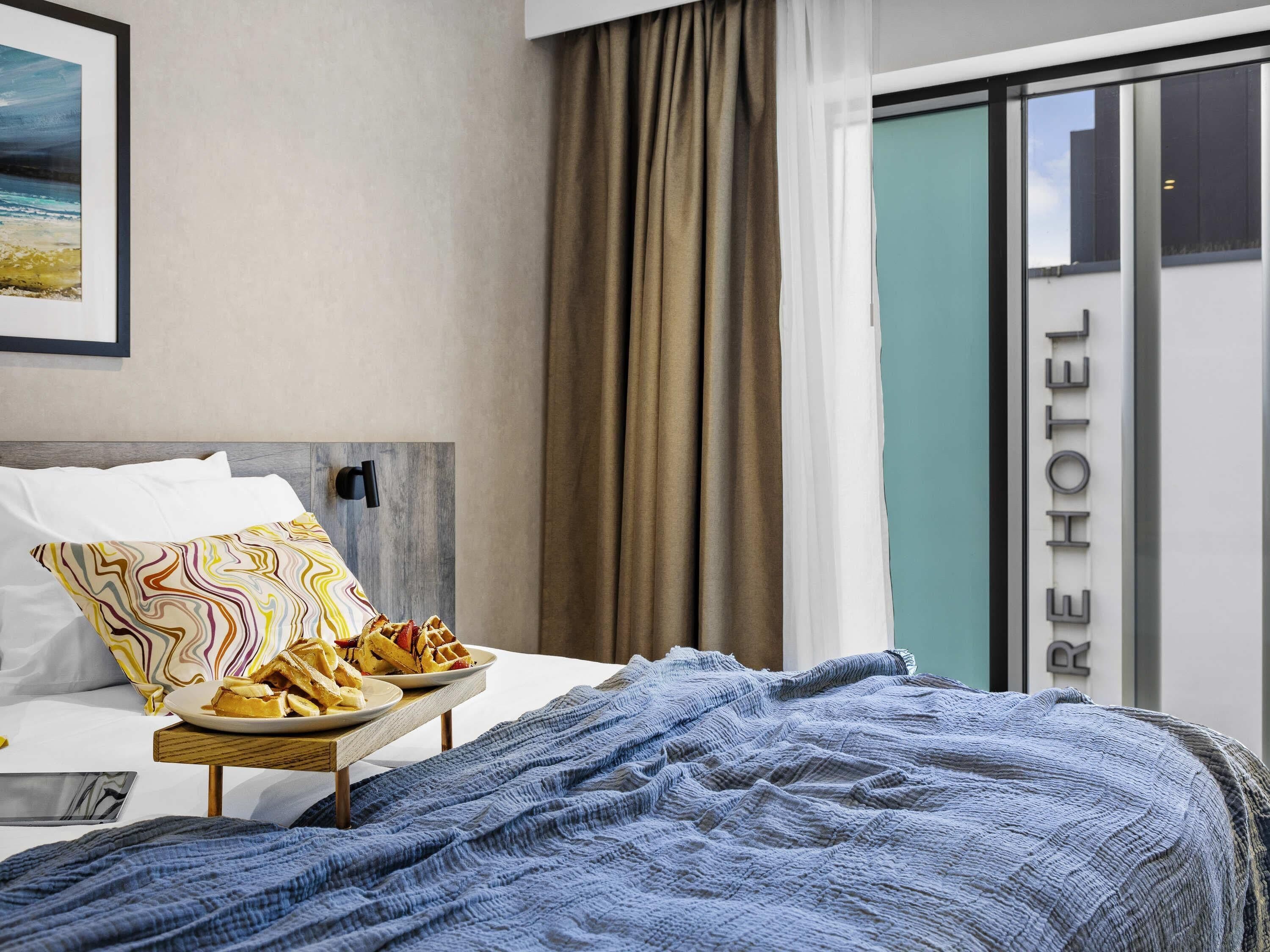 Quarto Standard, 1 cama de casal | Secretária, secretária adequada para computadores portáteis 
