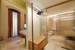 Suite Clássica, Vista para a cidade | Roupa de alta qualidade, edredões de penas, minibar, cofre no quarto 