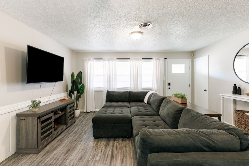 Walk To Groceriessleeps 8game Room + Patio + Parking For 4 - 러벅