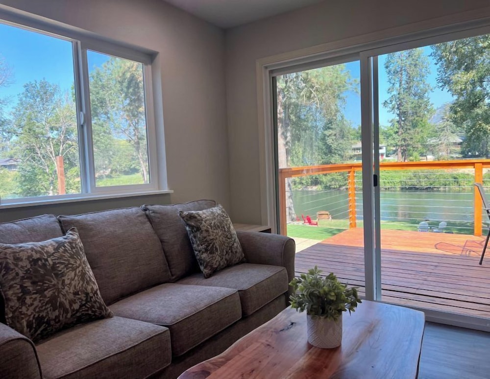 Deluxe Cabin 5 - Rogue River Resort - Oregon