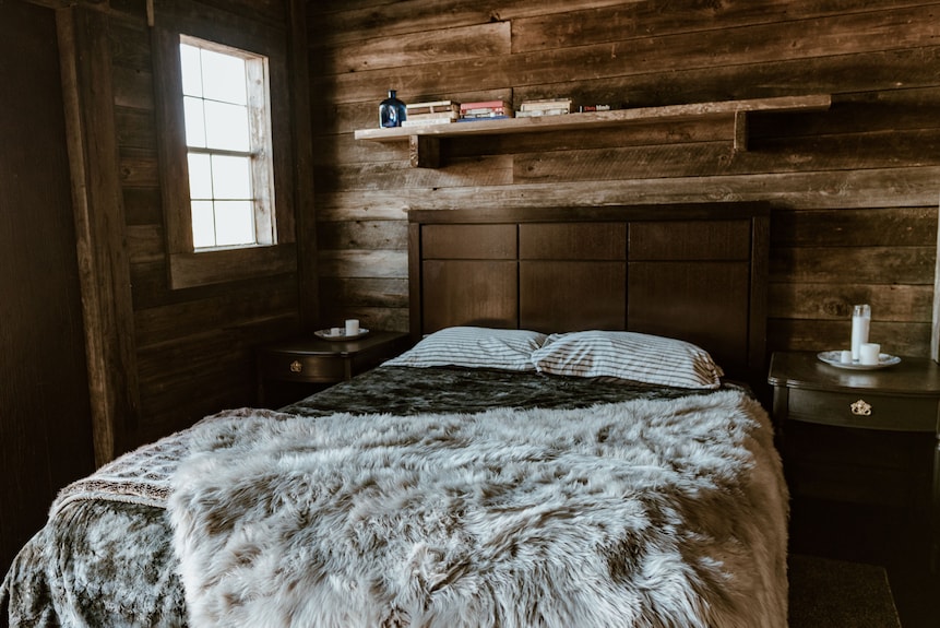 Romantic, Cozy Off Grid Micro Cabin For 2, Open Winter With Wood Burning Stove - Alberta