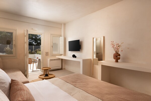 Acanthus Oia-suites With Private Hot Tub - Oia