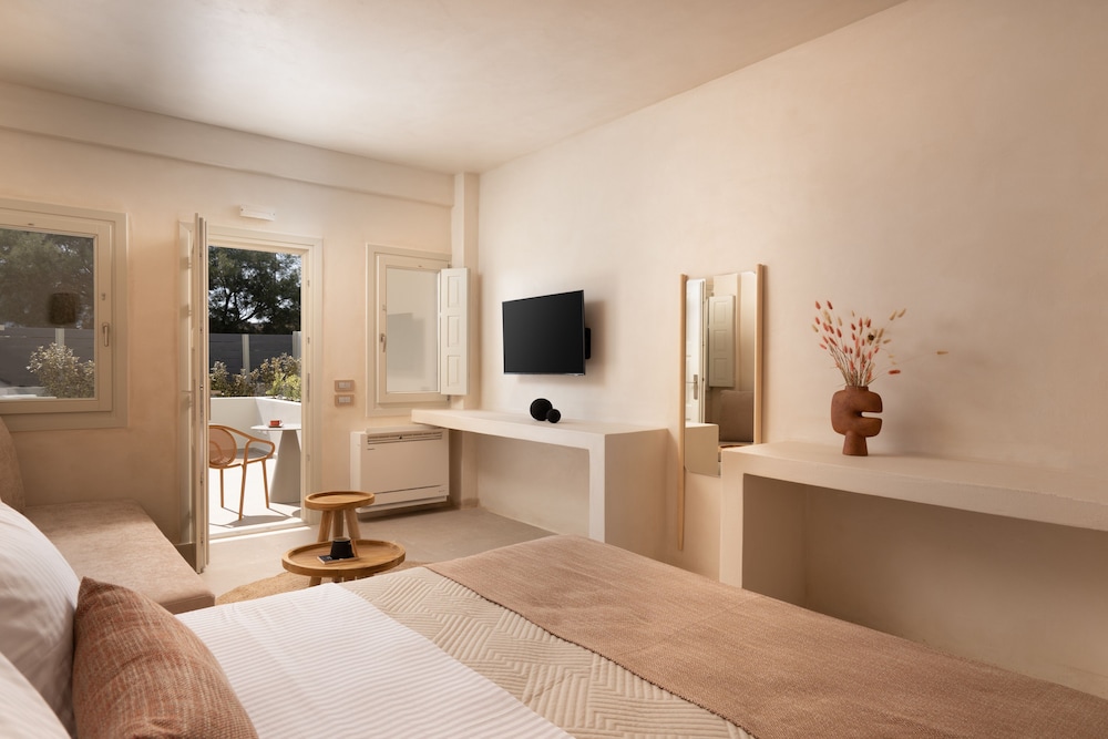 Acanthus Oia-suites With Private Hot Tub - Oia