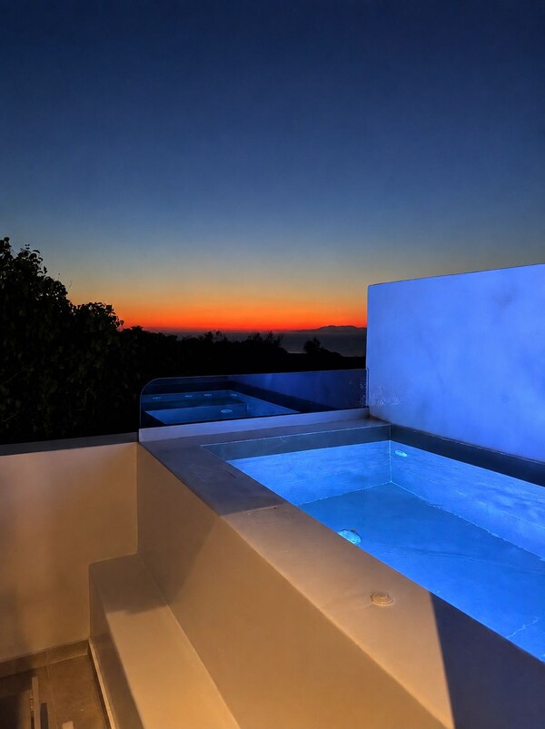 Acanthus Oia-suites With Private Hot Tub - Oia