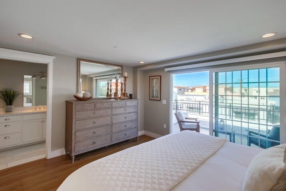 4 Levels + 4 Outdoor Areas + Water Views - San Diego | Vrbo