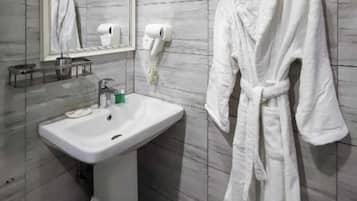 Quarto Duplo ou Twin Básico | Casa de banho