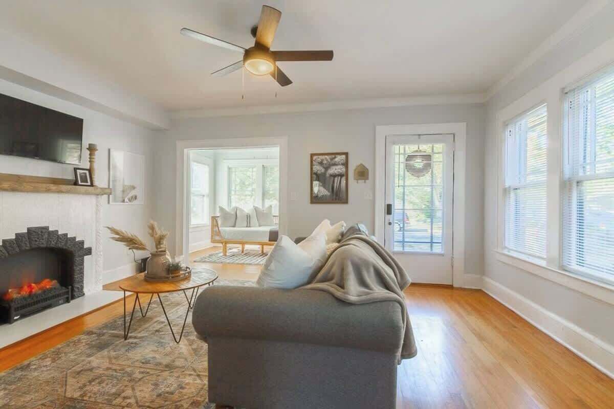 Downing Street Retreat A- Firepit, Boho, Central - オレンジパーク, FL