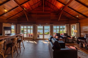 Suite Master | Roupas de cama premium, frigobar, cofres nos quartos, cortinas blackout