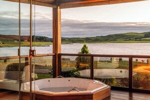 Bangalo Luxo | Roupas de cama premium, frigobar, cofres nos quartos, cortinas blackout