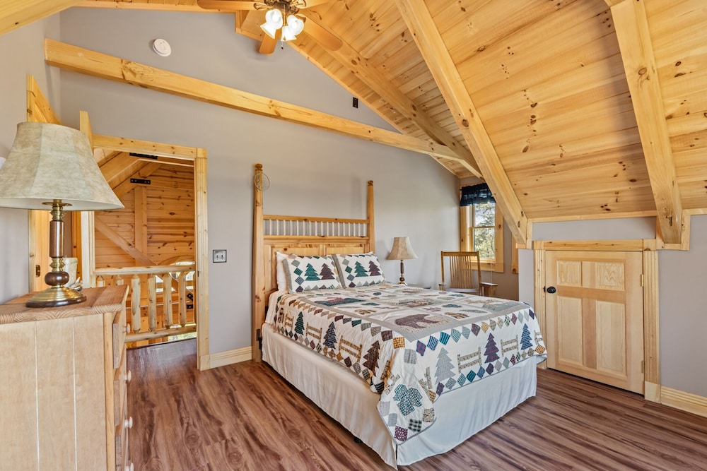 Morganton Mountain Retreat W/ Hot Tub - Morganton, NC