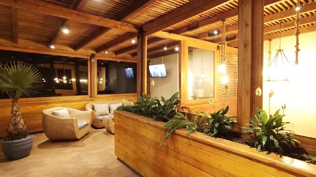 Picotacucho Encantadora Quinta Con Jacuzzi Y Turco - 16 Pax - 15 Min Del Centro. - Azuay