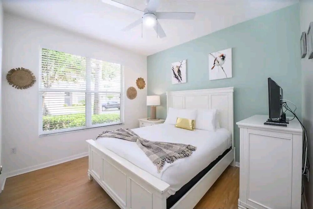 Fabulous, Quiet Family Resort Vacation Home, South Facing Pool, Disney, Seaworld - Kissimmee