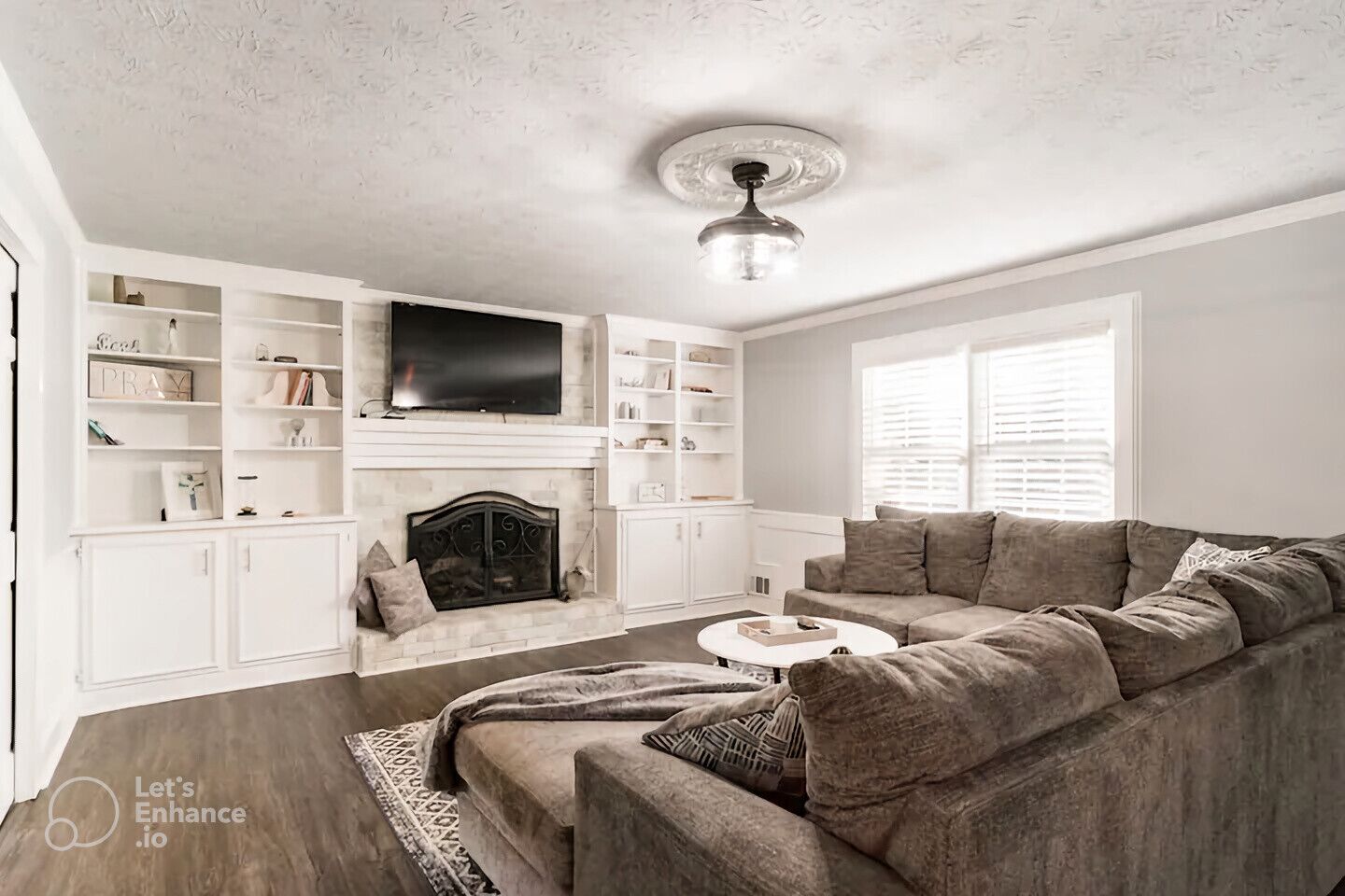 Colonial With A Contemporary Flare. Come Relax And Unwind! - Snellville, GA