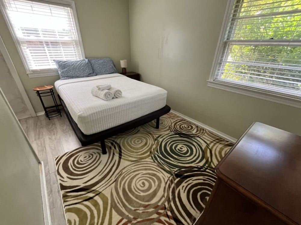 Close To Downtown-primary On Main-fast Internet - Greensboro, NC