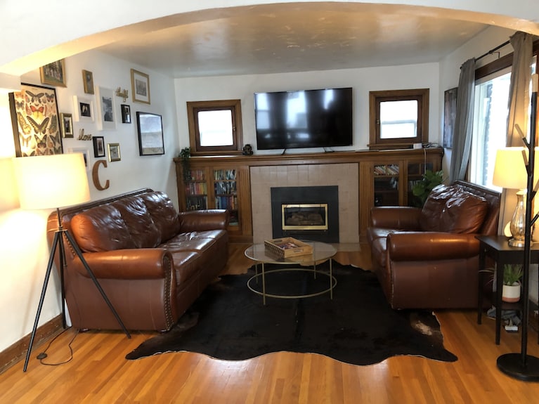 Spacious Sugarhouse Bungalow Close To Downtown And The Canyons! - Salt Lake City, UT