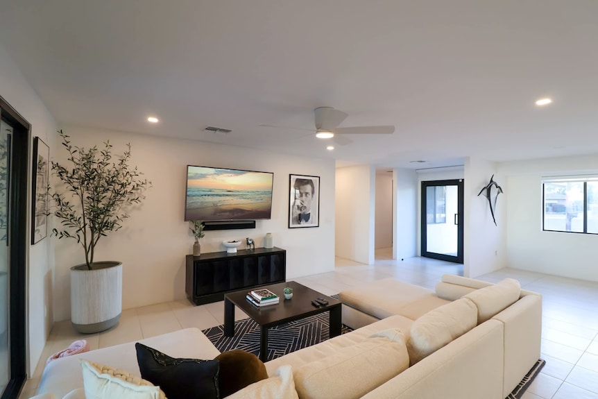 Villa Makena: Huge Luxe Home | Pickleball Court | Heated Pool | Great For Groups - Mesa, AZ