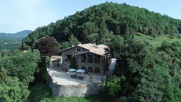 Hotel Santa Llucia Rupit - Rupit