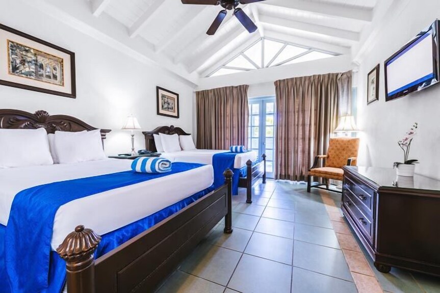 2 Classy Units Close To Bridgetown! Onsite Swimming Pool, Free Parking! - Barbados