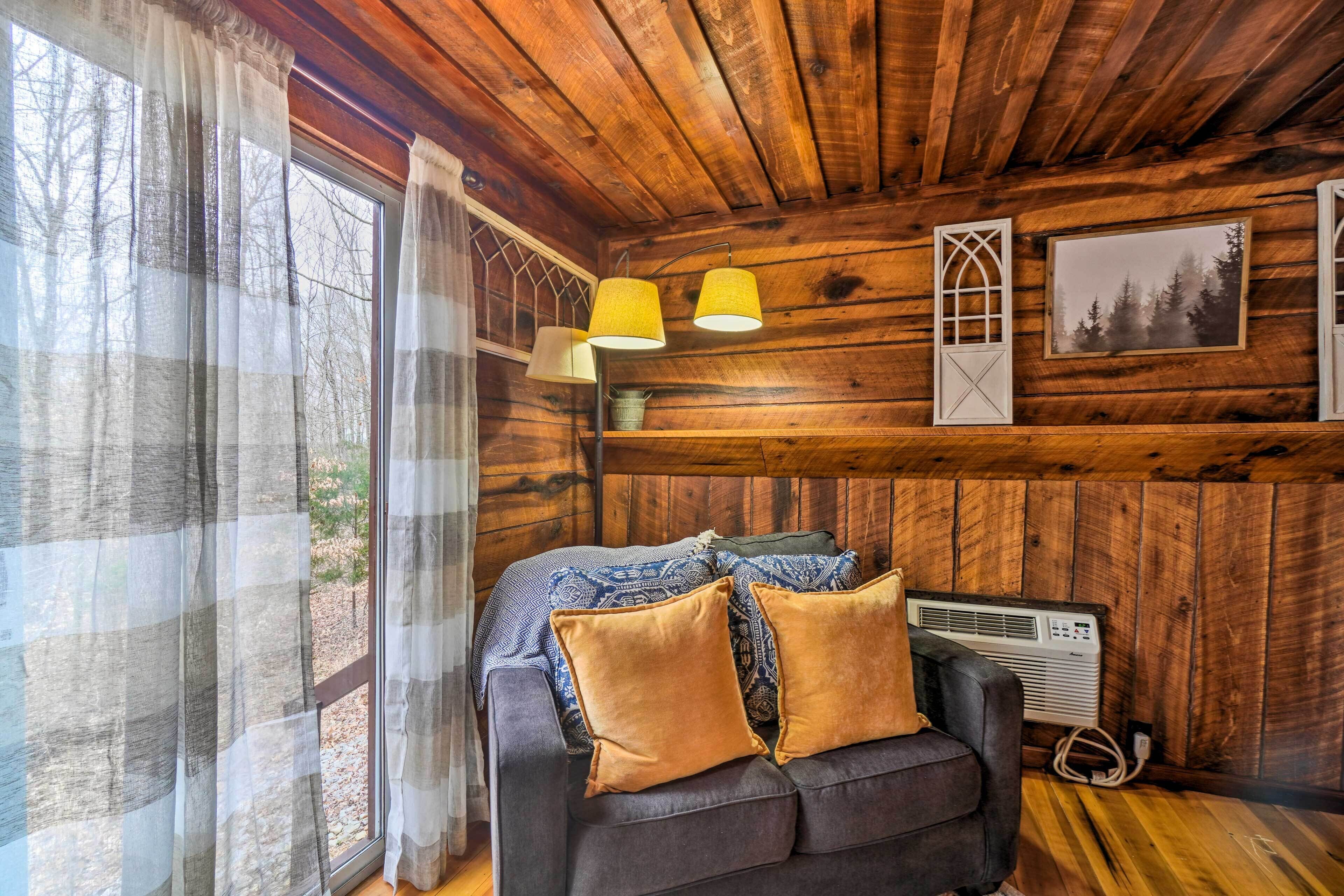 Cozy Tennessee Cabin Rental - 1 Mi To Lake - Dale Hollow Lake