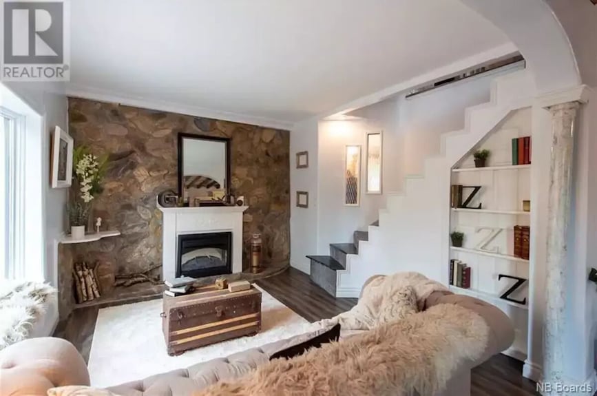 Private House/large Hottub/sauna & Optional "Adult/red Room" - New Brunswick