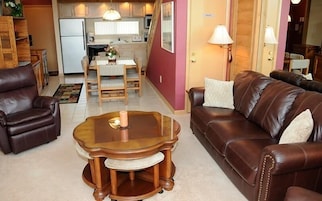 Apartamento em Condomínio Fechado, 4 quartos | Sala de estar