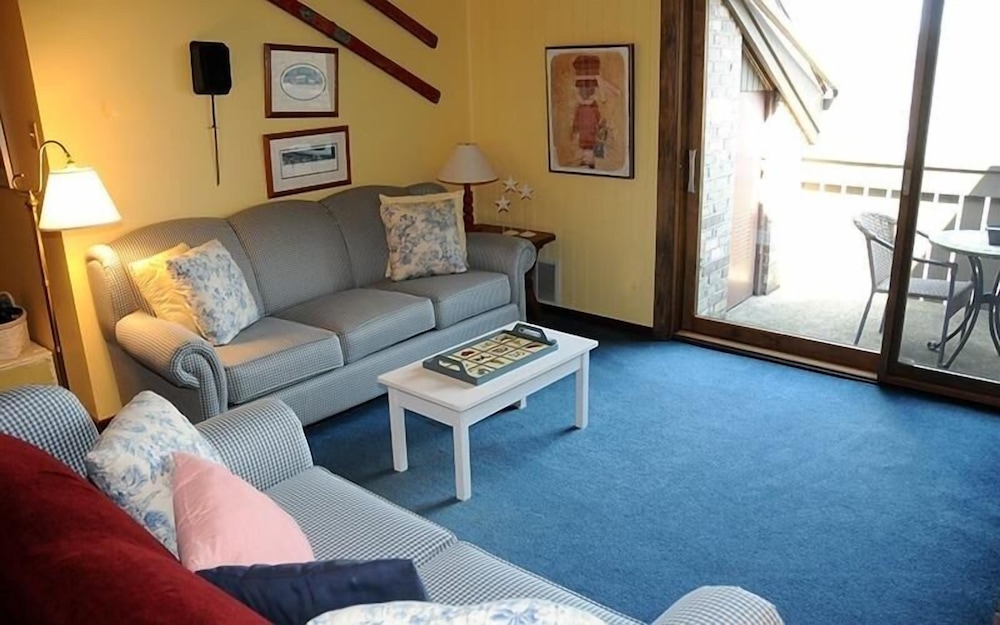 Seven Springs 2 Br + Loft Condo, Private Deck By Redawning - Save 10% On 3 Nights, 15% On 5 Nights! - Seven Springs, PA
