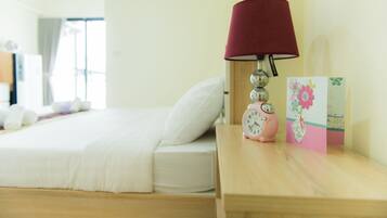 Estúdio | Secretária, secretária adequada para computadores portáteis