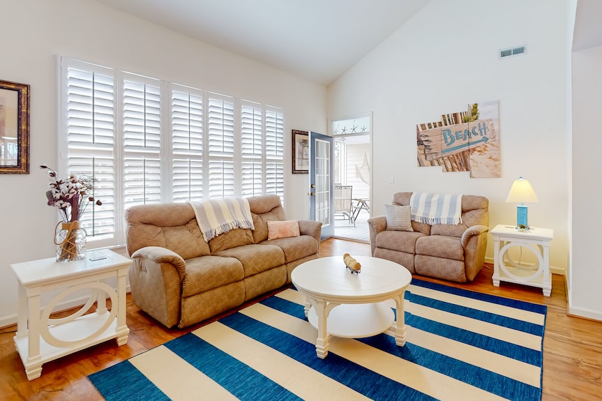 Bear Trap Dunes Condo With Pools, Golf, Sauna, Sports Courts - Dogs Ok - Delaware