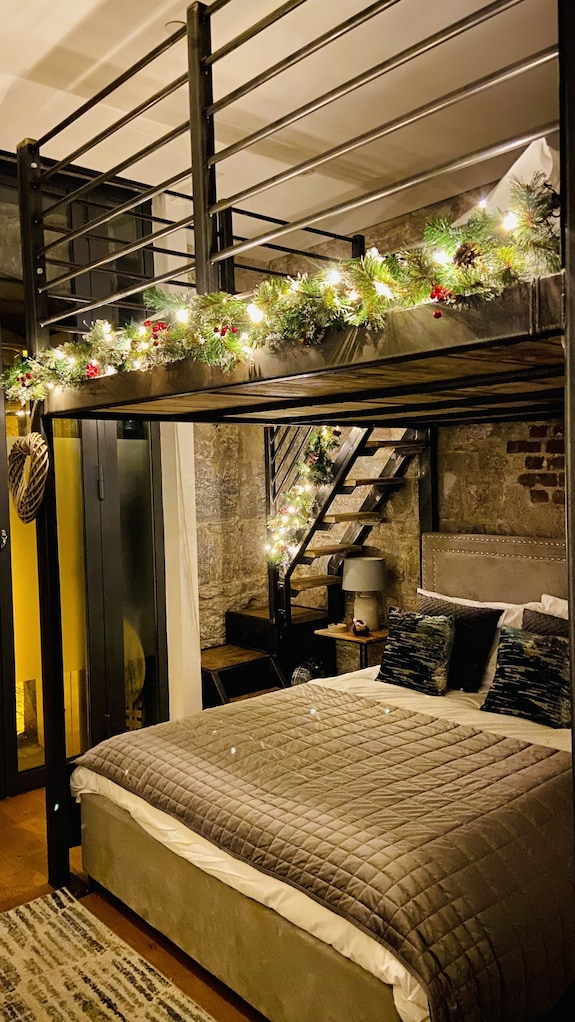 The Bruce @ Rwy Studio - Sleeps 4 Guests In 1 Bedroom - Cawsand Bay