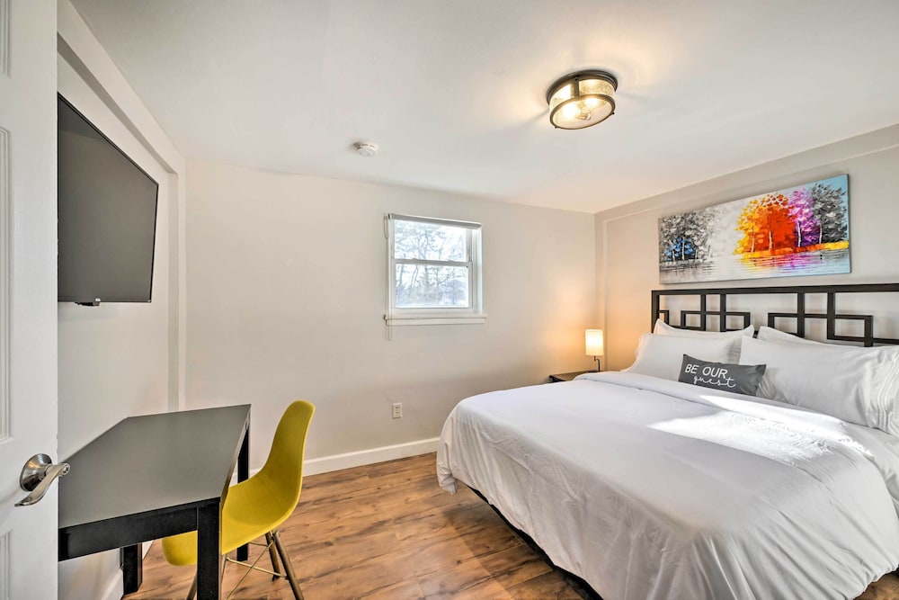 Bay Shore Vacation Rental ~ 7 Mi To The Beach - Fire Island, NY