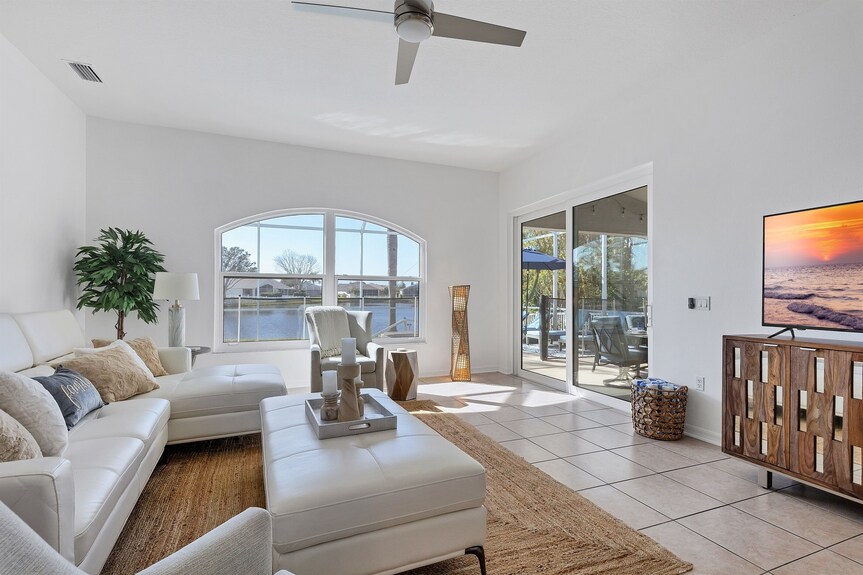 Casa Azul: Img, Pool, Lake Front, Close To Beaches/new Listing Discount! - Lake Sawyer, Parrish