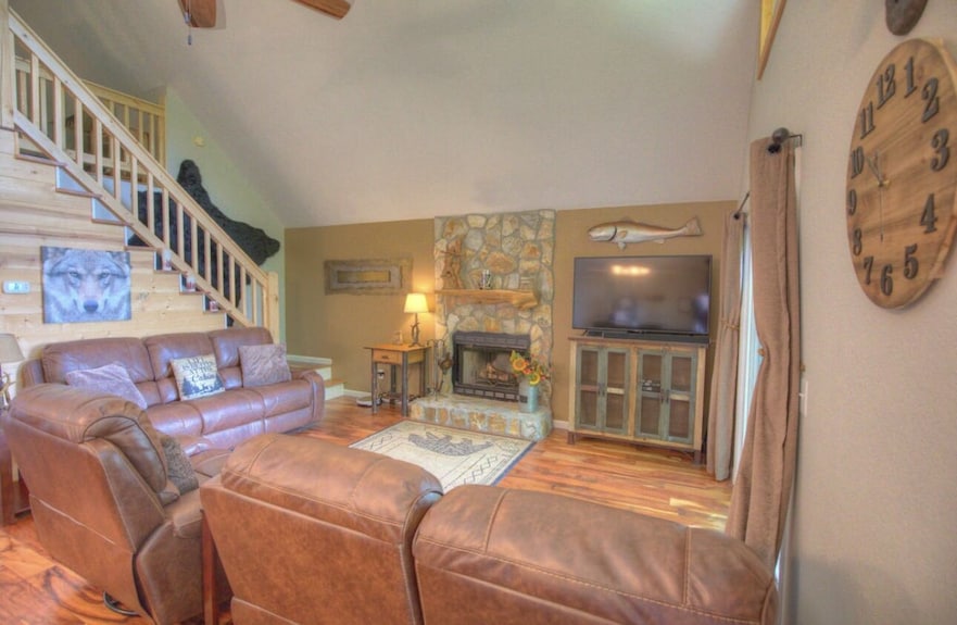 Fantastic Long Range Mountain Views And Sunrises. - North Carolina