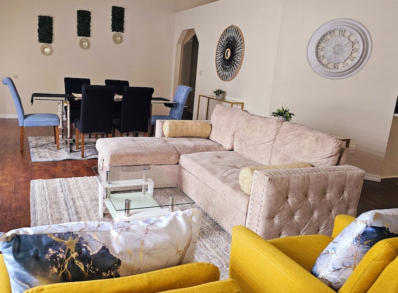 Eclectic Ranch Style Home - Sleeps 12 - Ocala, FL