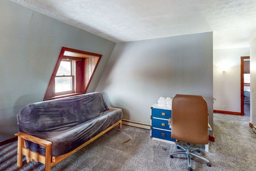 Relaxing Dog-friendly Water-view Cabin With Firepit, Deck, Grill, & Full Kitchen - Seneca Lake, NY