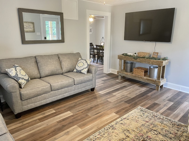 Creekside Retreat On 80 Acres- Hike, Fish & Relax - Grayson Highlands State Park, Mouth of Wilson