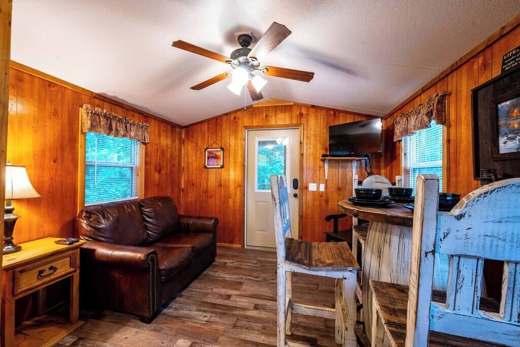 Birchwood: Sleep 5 Tiny Cabin, Pet, Near Park/lake - Oklahoma