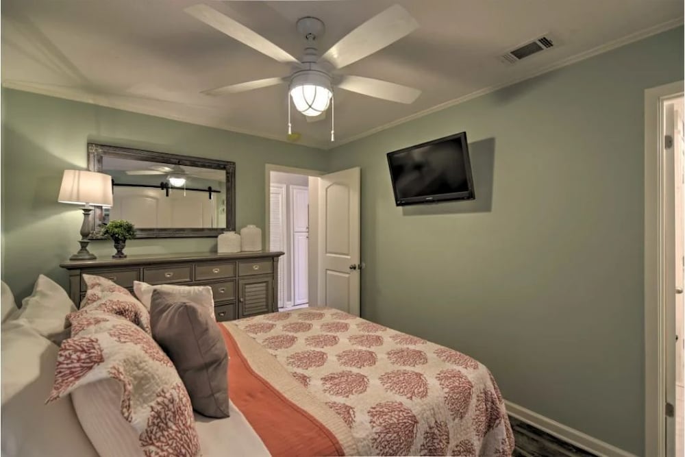 Sunny 1st Floor Condo W/ Pool: Golf, Swim & Play! - Mississippi